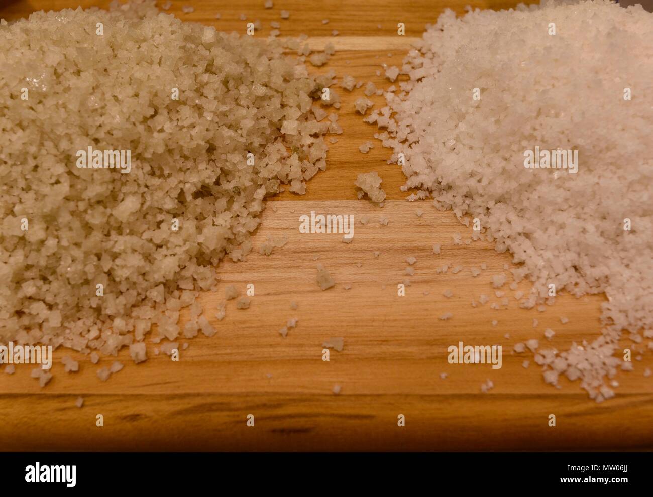 Pure white table salt hi-res stock photography and images - Alamy