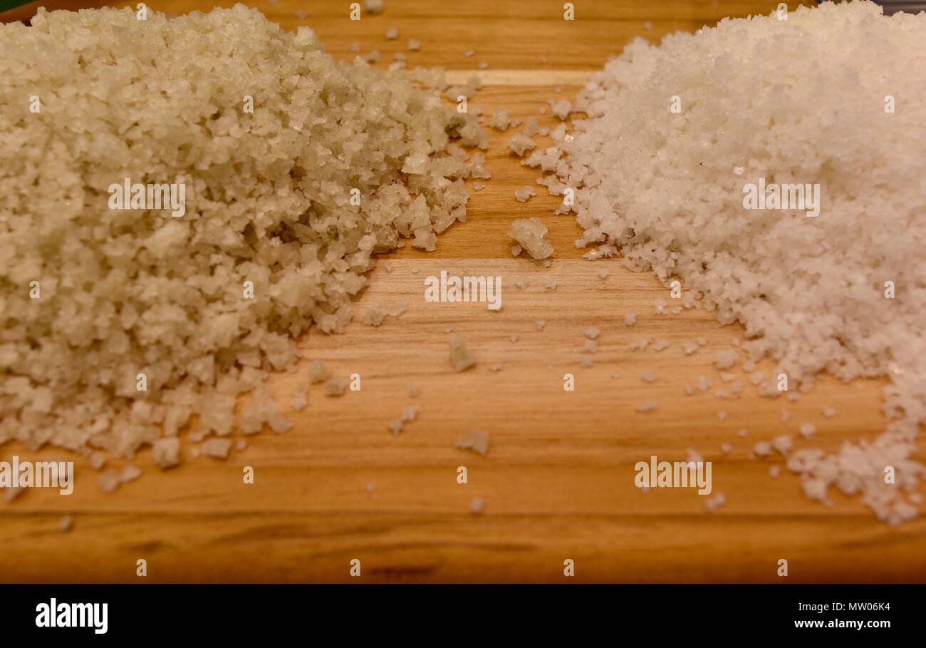 Pure white table salt hi-res stock photography and images - Alamy