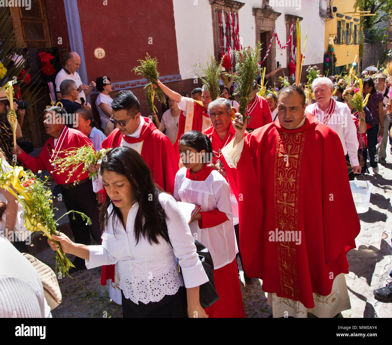 Priest sprinkling water hi-res stock photography and images - Alamy