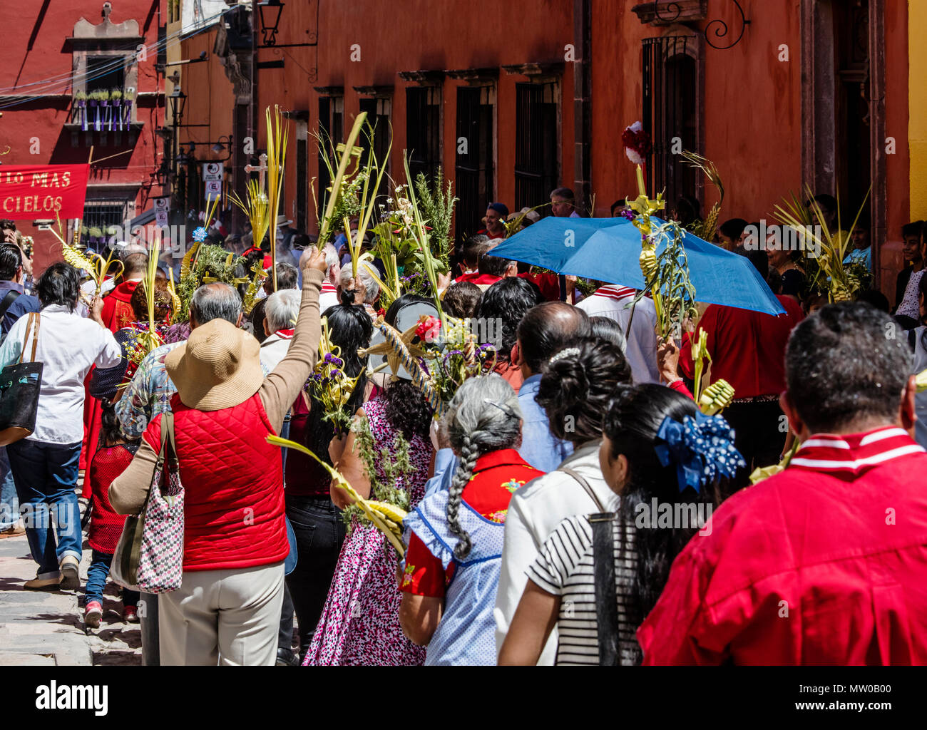 Easter mexico religious parade hi-res stock photography and images - Alamy
