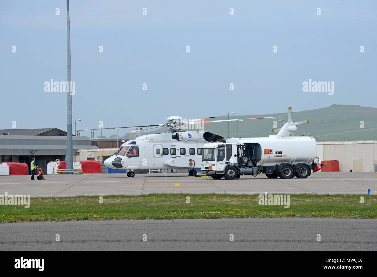 North sea rigs hi-res stock photography and images - Alamy