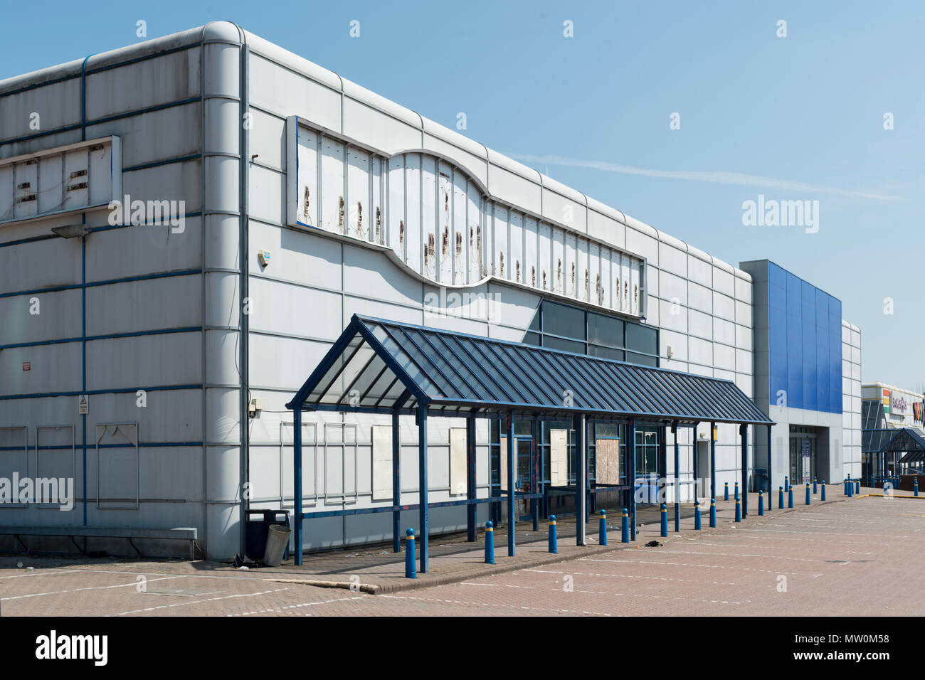 Retail park hi-res stock photography and images - Alamy