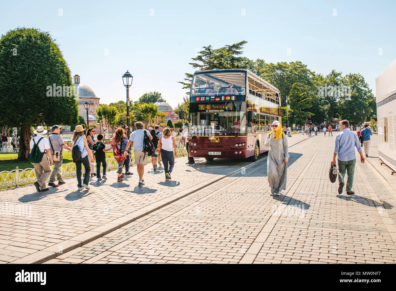 Bus stop istanbul hi-res stock photography and images - Alamy