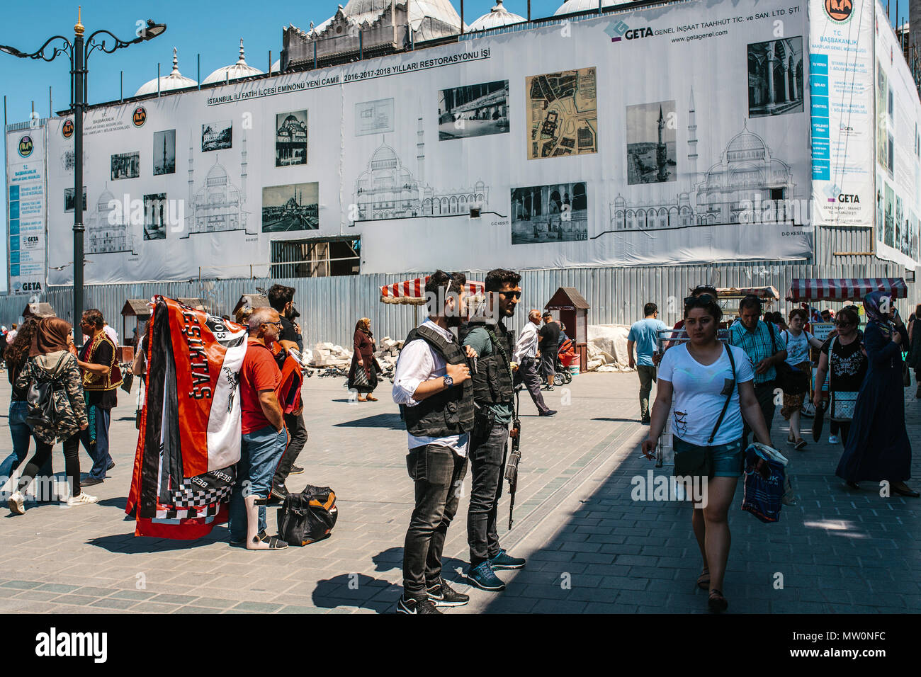 Woman leg cast hi-res stock photography and images - Alamy
