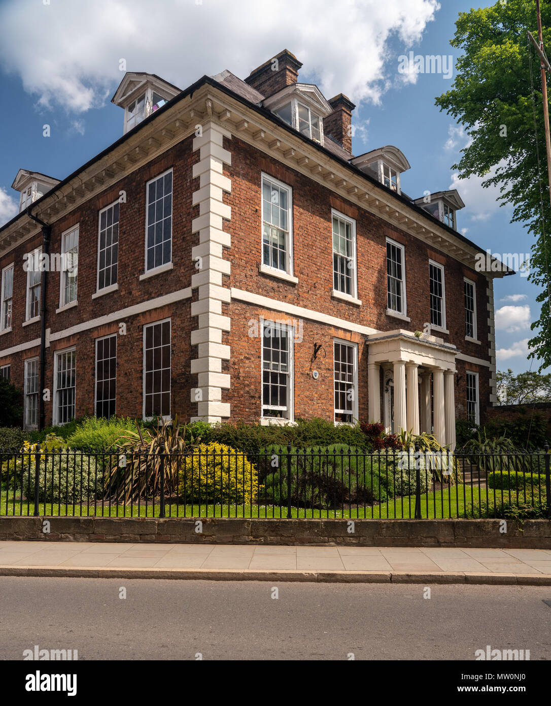 Pretty Georgian house or apartment homes in Shrewsbury Stock Photo - Alamy