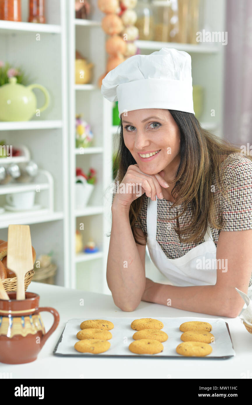 White chefs hat in hi-res stock photography and images - Alamy
