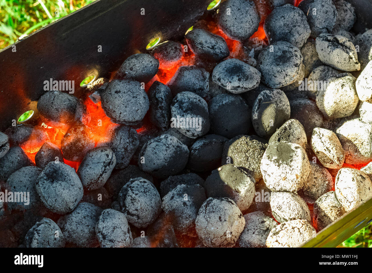 Barbecue coal hi-res stock photography and images - Alamy