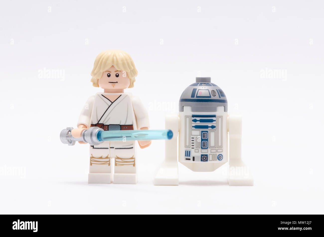 mini figure of luke skywalker holding light saber with r2d2. Lego ...