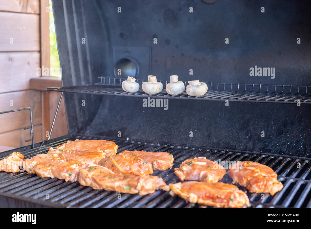 Roast chicken over an open fire hi-res stock photography and images - Alamy