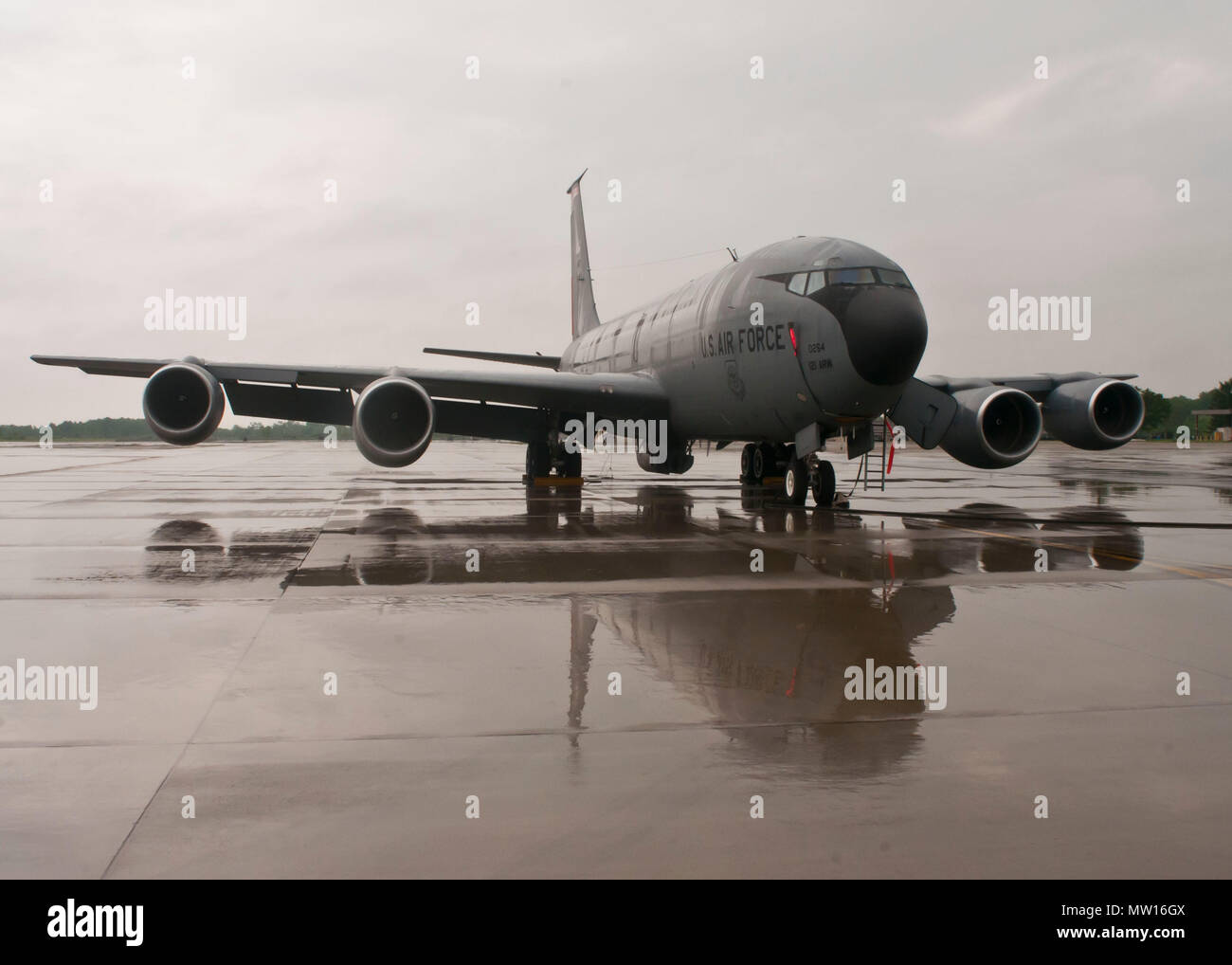 121st air refueling wing hi-res stock photography and images - Alamy