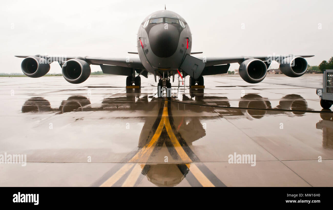 121st air refueling wing hi-res stock photography and images - Alamy