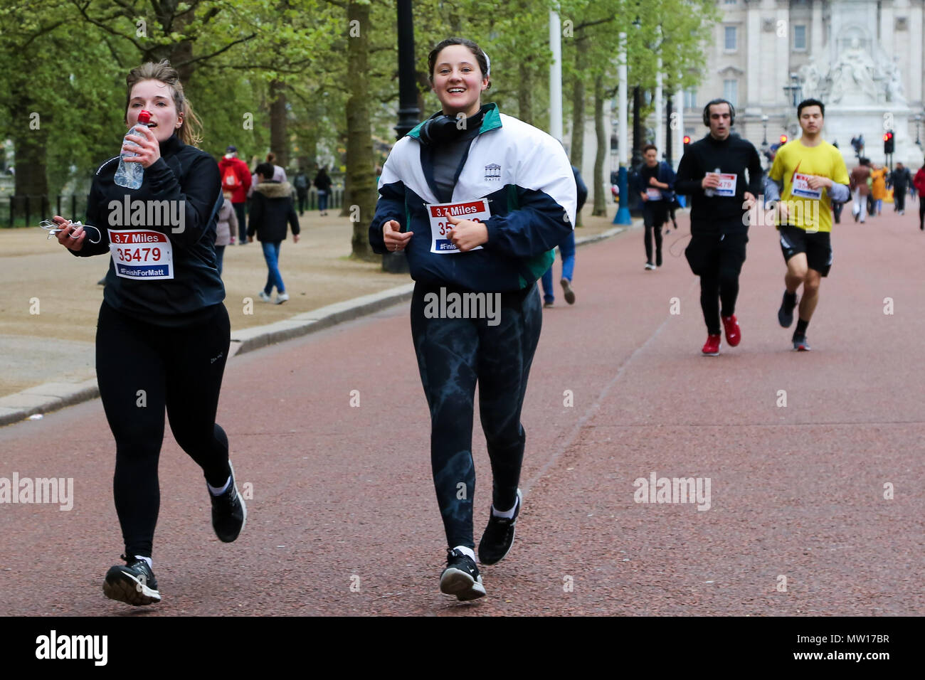 Marathon finish line view london hi-res stock photography and images ...