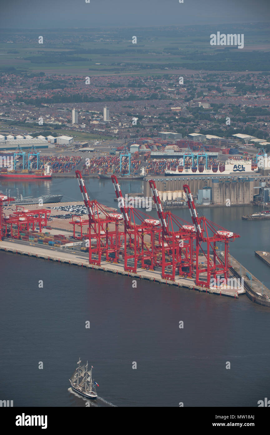 Aerial photo of three masted sailing ship hi-res stock photography and ...