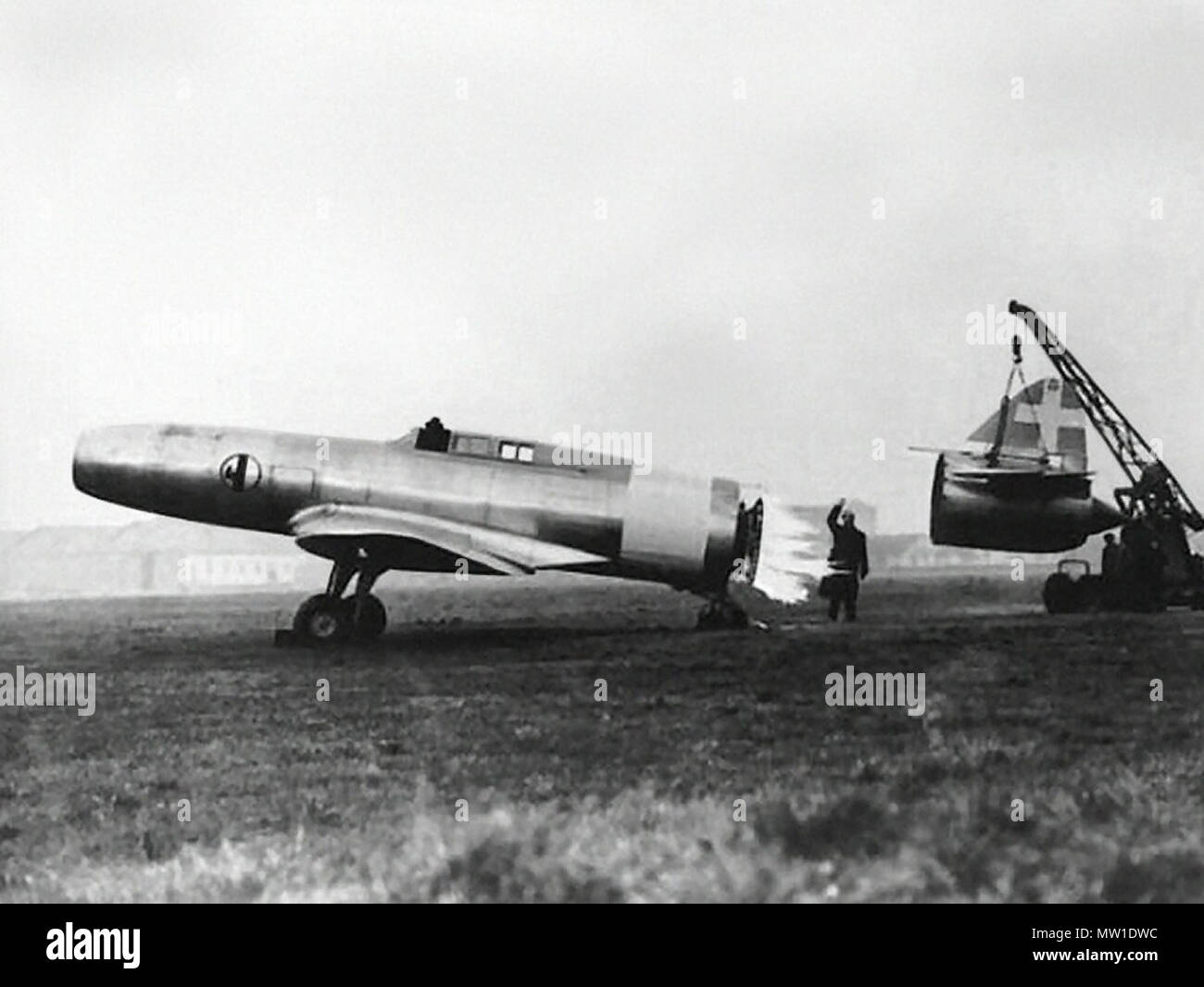 . English: Testing the Campini Caproni's (CC-2) jet engine . 1940 ...