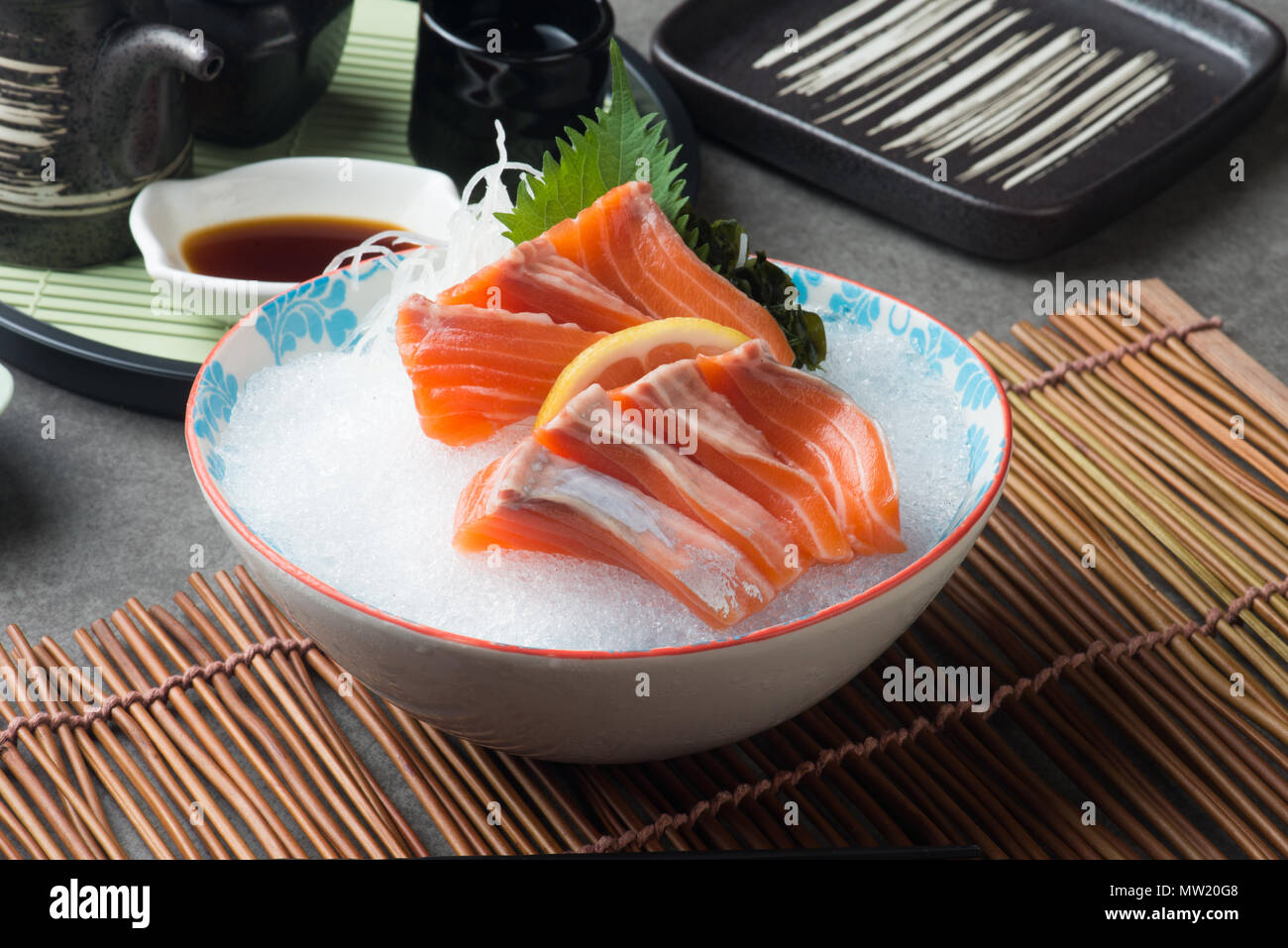 Shashimi hi-res stock photography and images - Alamy