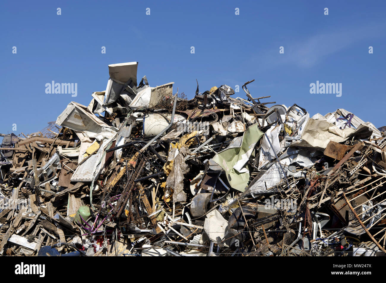 Scrap metal yard Stock Photo - Alamy