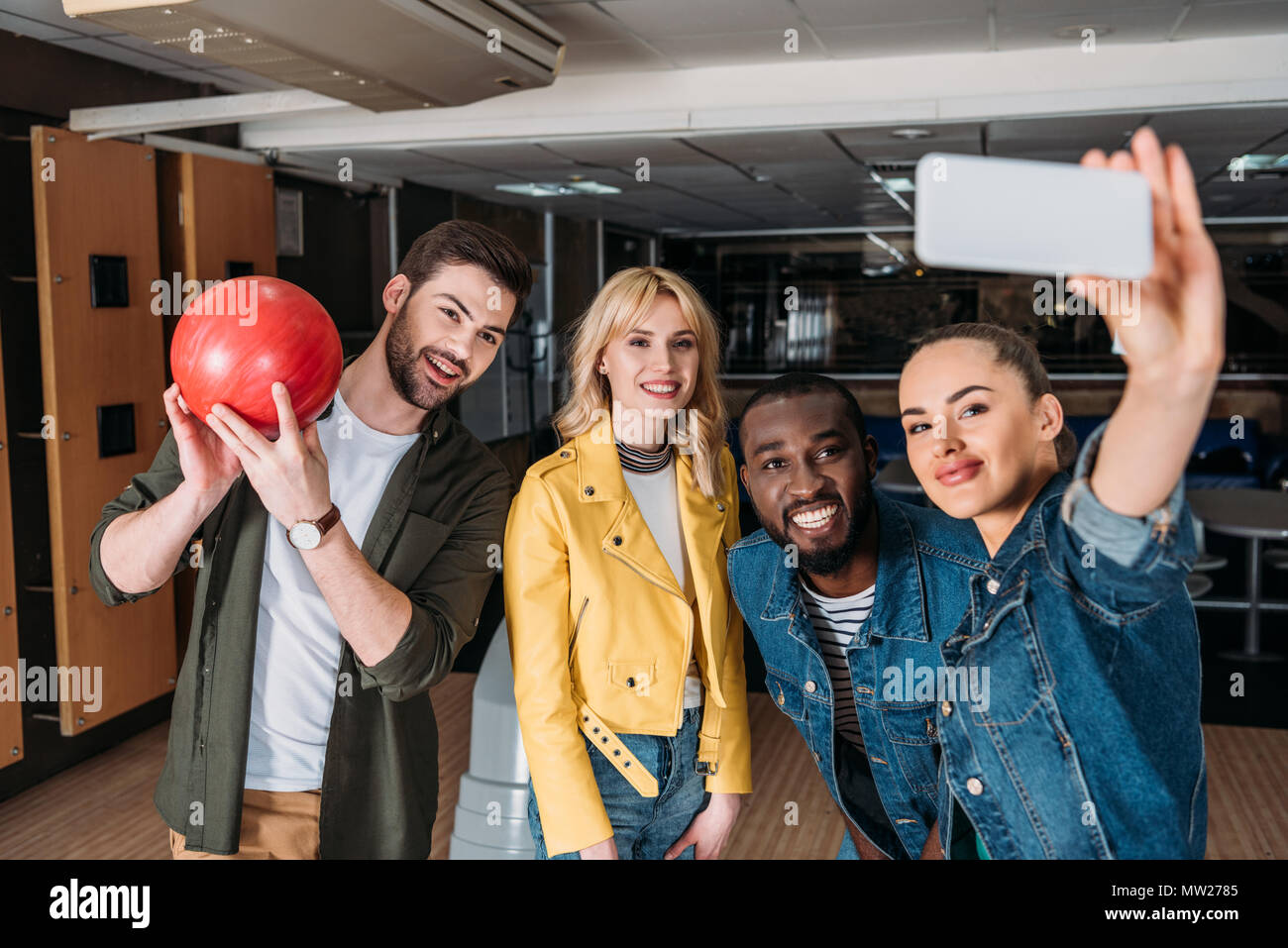 Young couples group selfie hi-res stock photography and images - Alamy