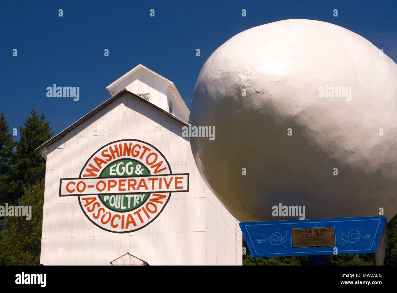 Winlock Egg, Vern Zander Memorial Park, Winlock, Washington Stock Photo ...