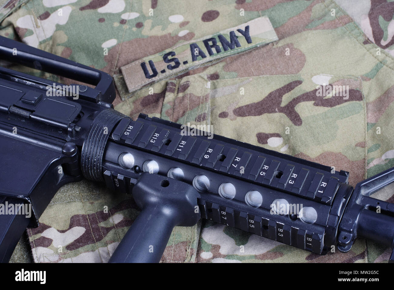 M4 carbine with ammunition on US Army uniform Stock Photo - Alamy