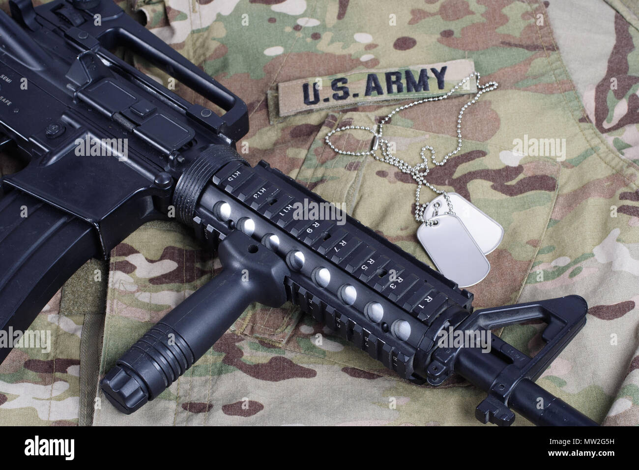 M4 carbine with ammunition on US Army uniform Stock Photo - Alamy