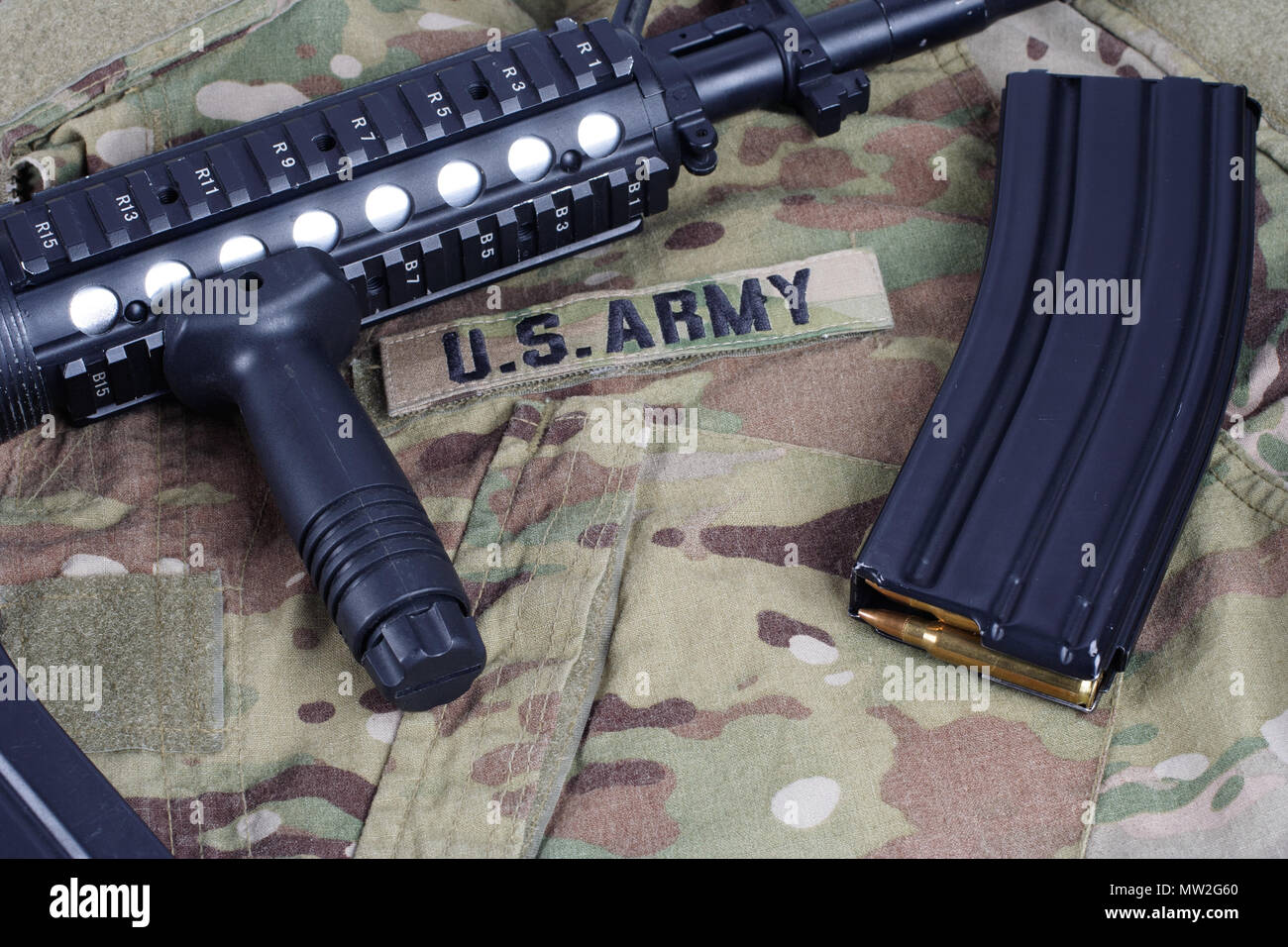 M4 carbine with ammunition on US Army uniform Stock Photo - Alamy