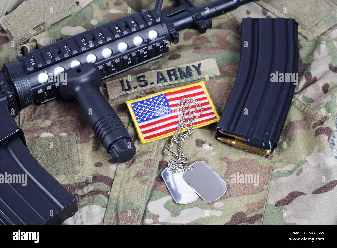 M4 carbine with ammunition on US Army uniform Stock Photo - Alamy