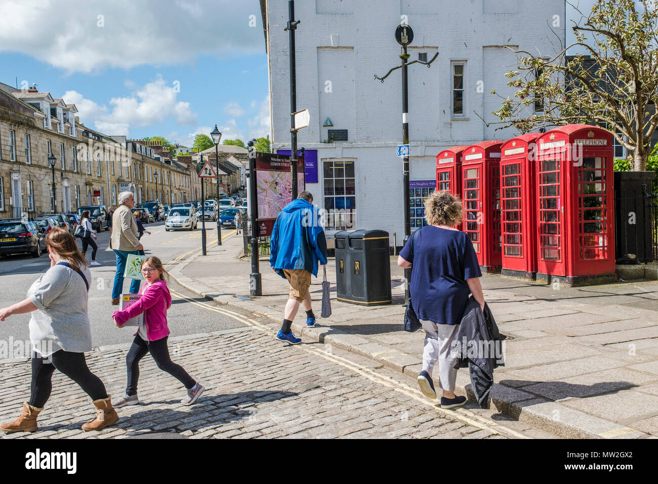 Iconic city street hi-res stock photography and images - Alamy