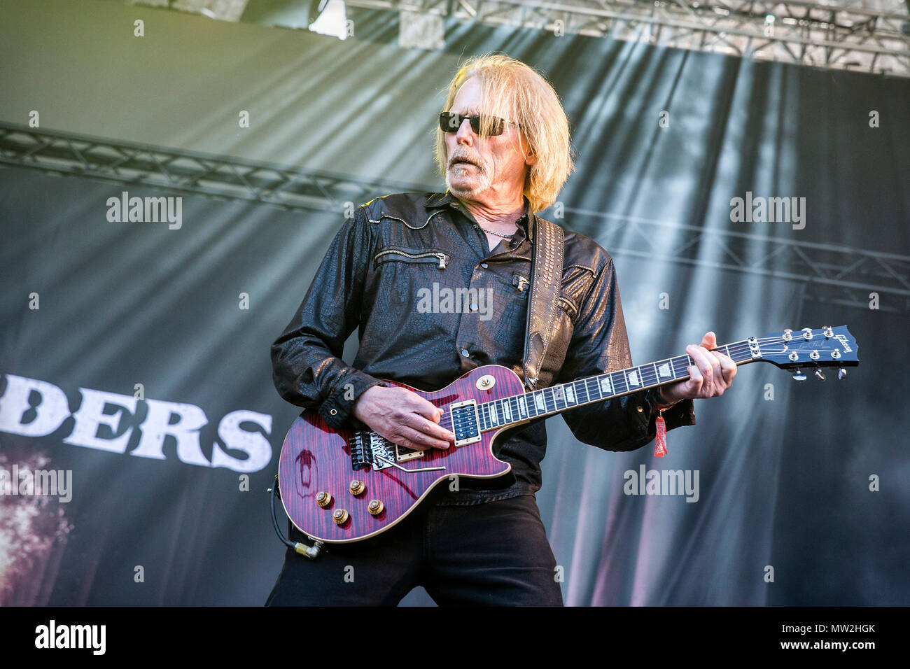 Thin lizzy hi-res stock photography and images - Alamy