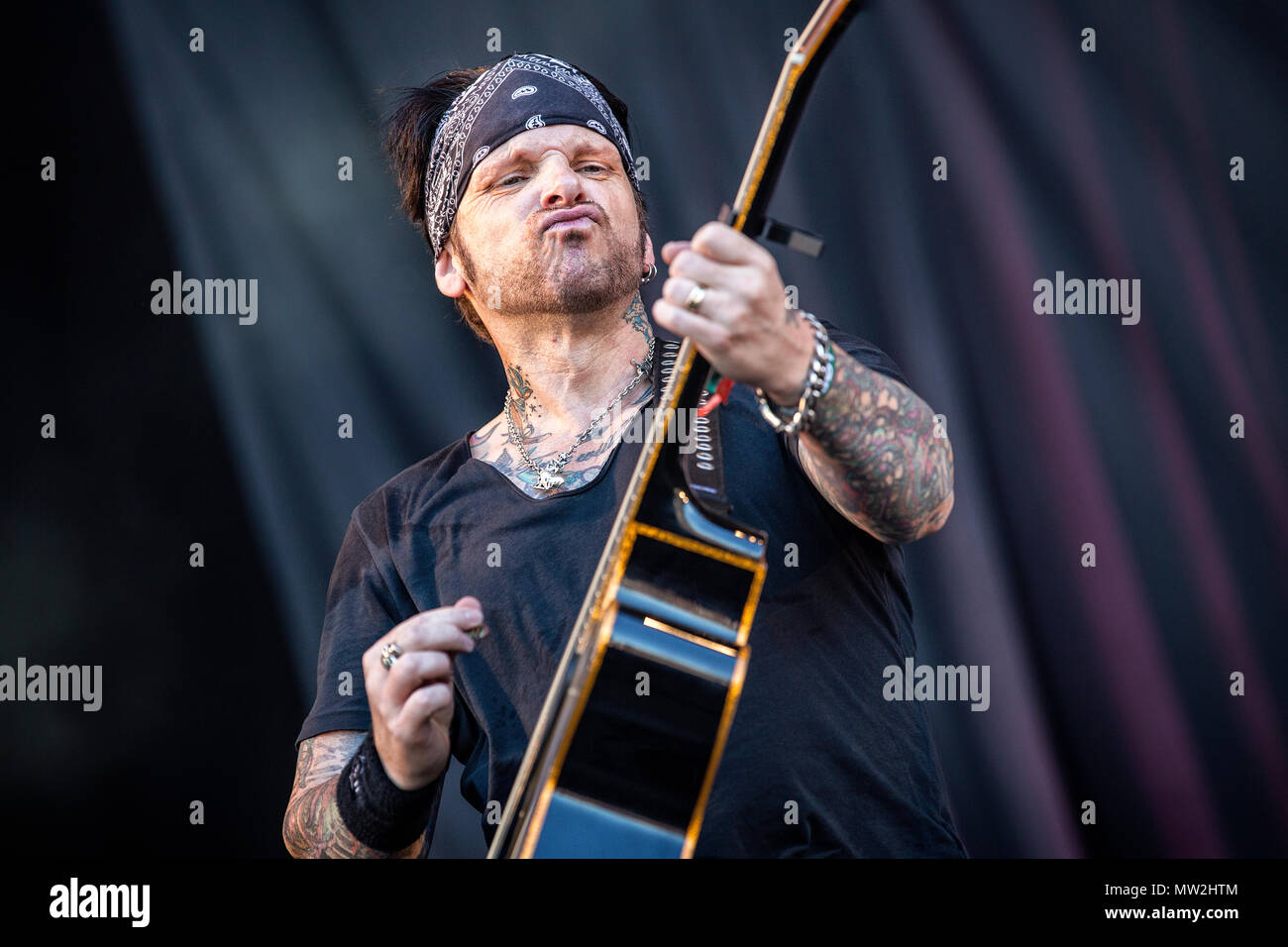 Thin lizzy guitarist hi-res stock photography and images - Alamy