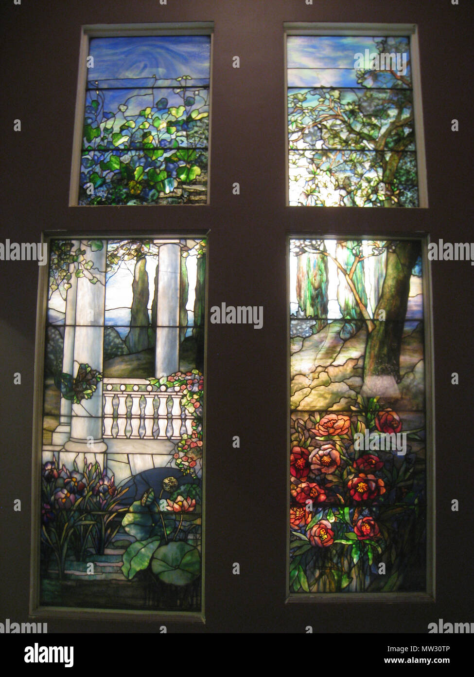 Louis comfort tiffany hi-res stock photography and images - Alamy