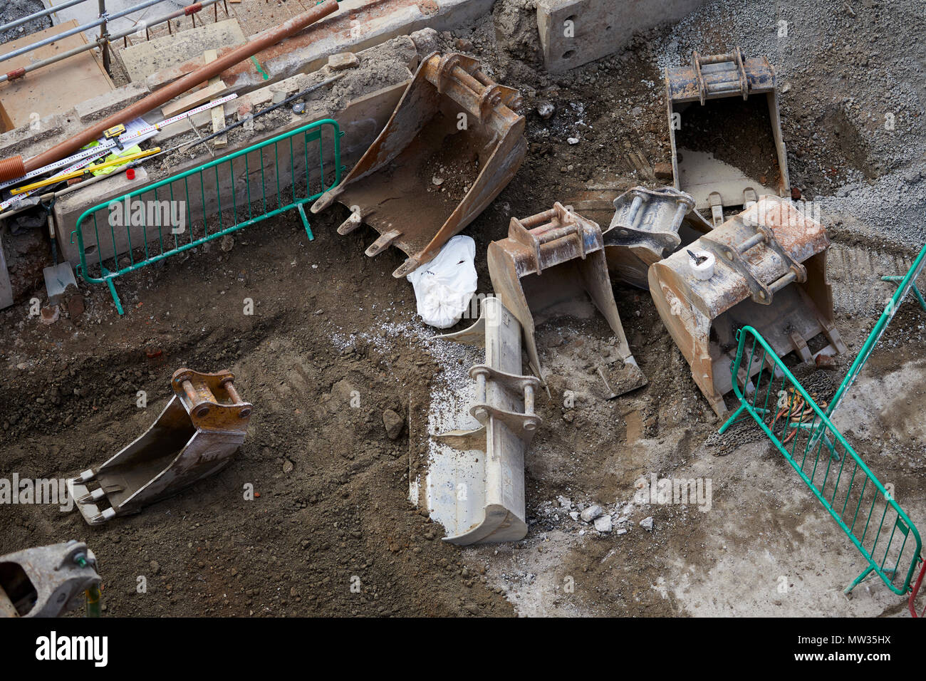 Construction workers in the foundations of Sir Henry Royce Institute ...