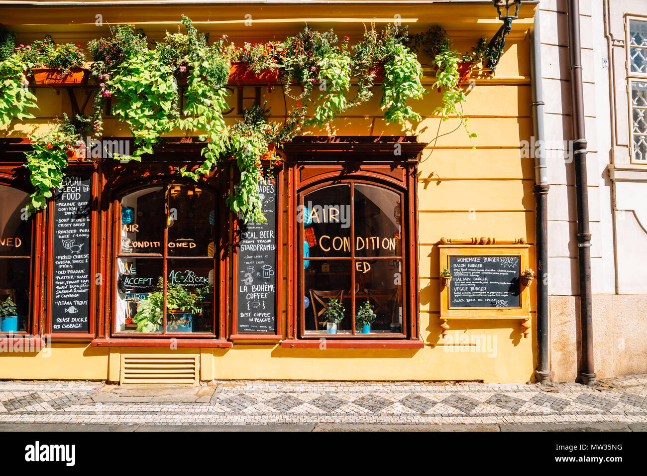 The european restaurant hi-res stock photography and images - Alamy