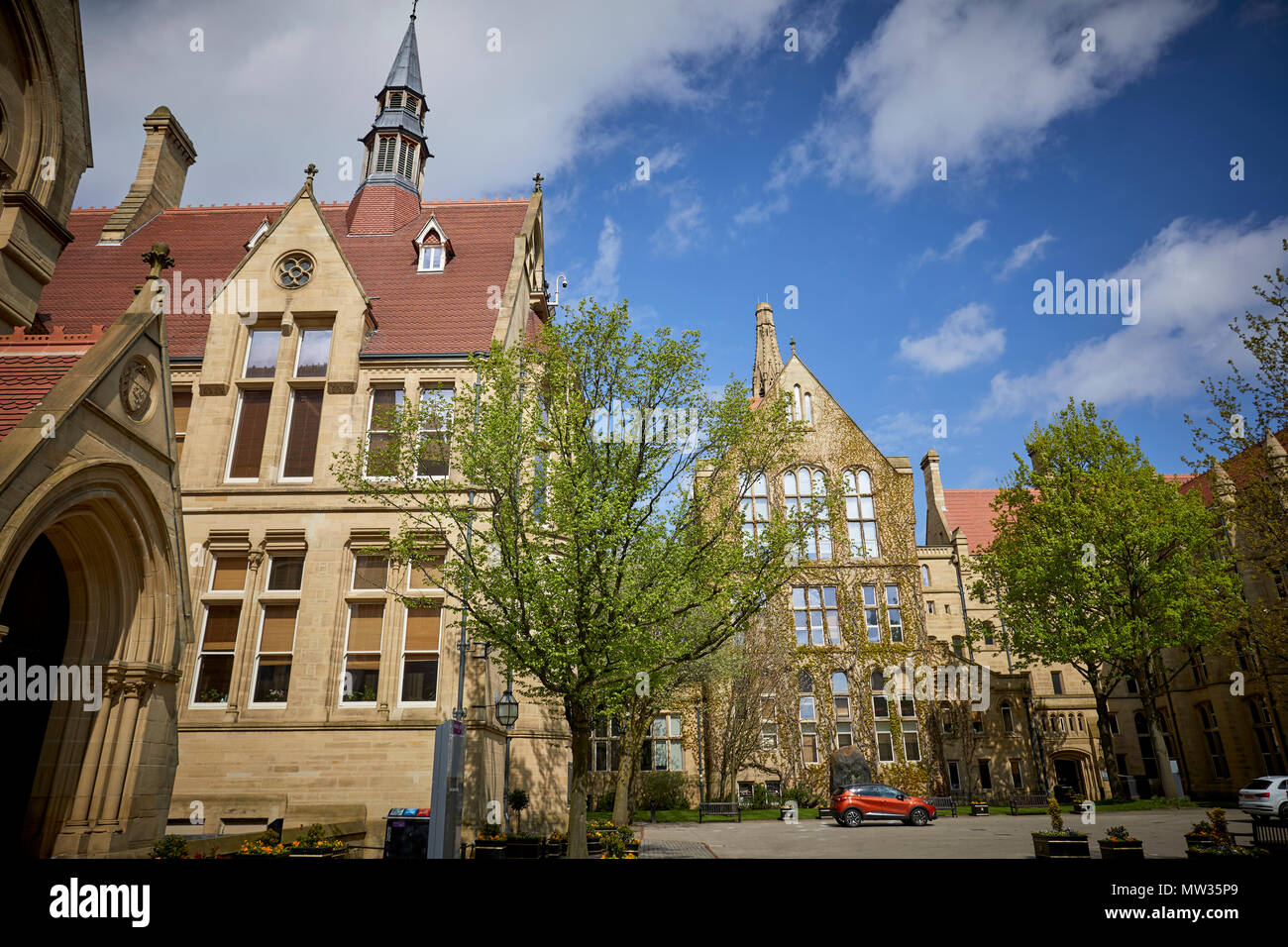 Manchester University Beyer Building in the Quadrangle traditional ...