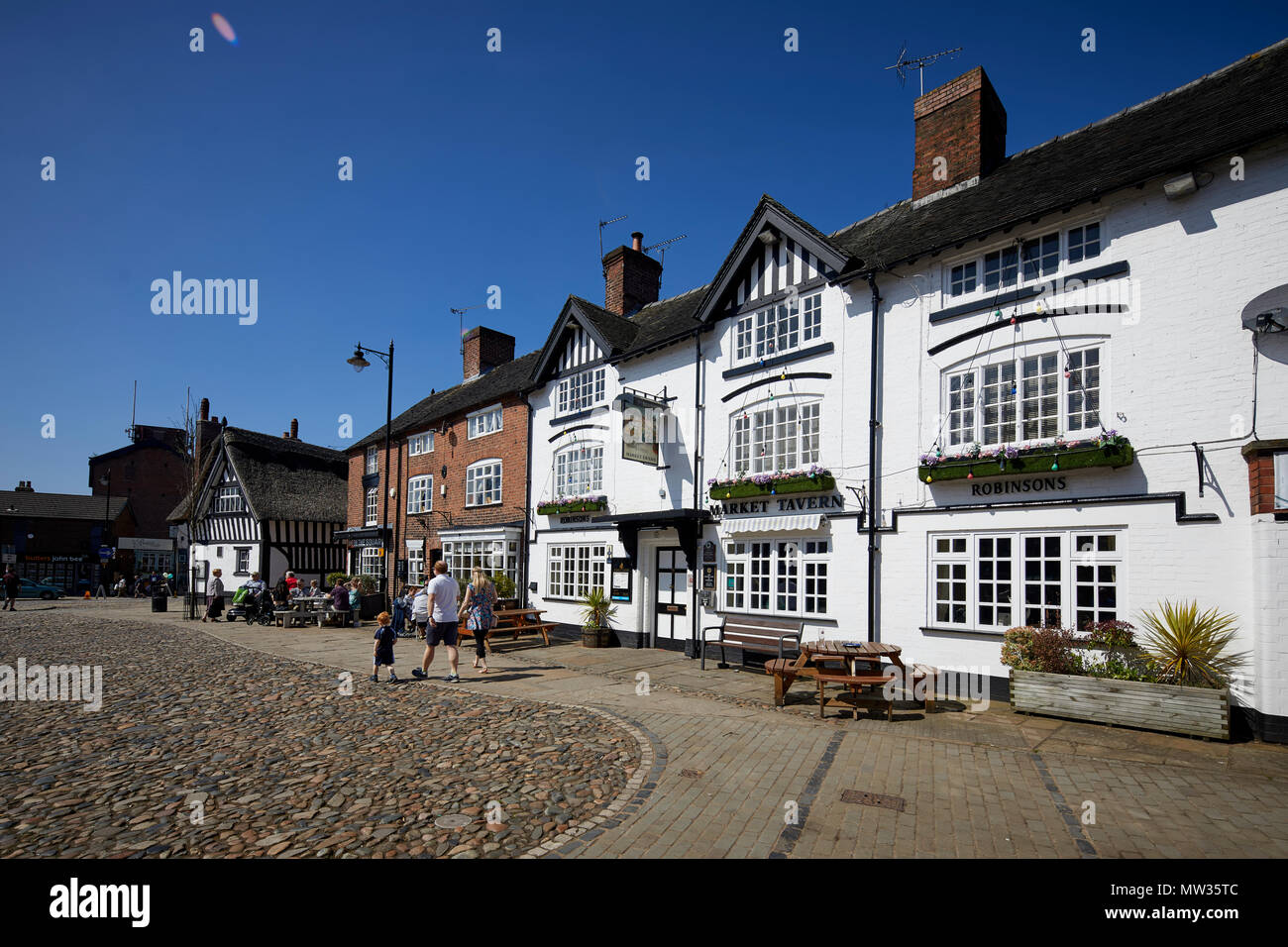 Sandbach hi-res stock photography and images - Alamy