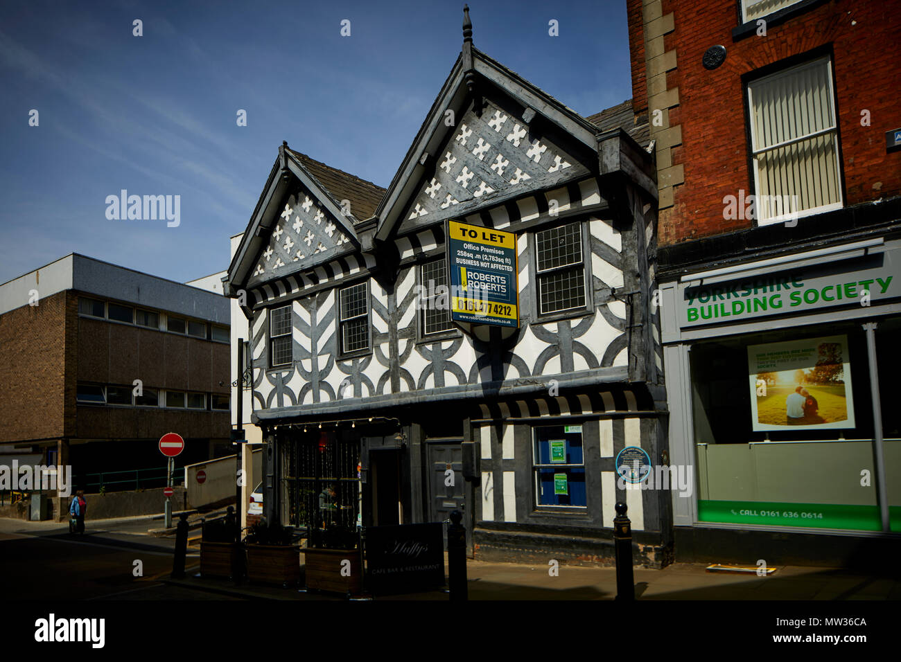 Stockport Town centre's Great Underbank Huffy's at The Three Shires ...