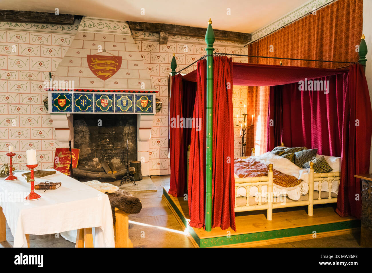 England, London, Tower of London, Bedroom in the Medieval Palace Stock ...