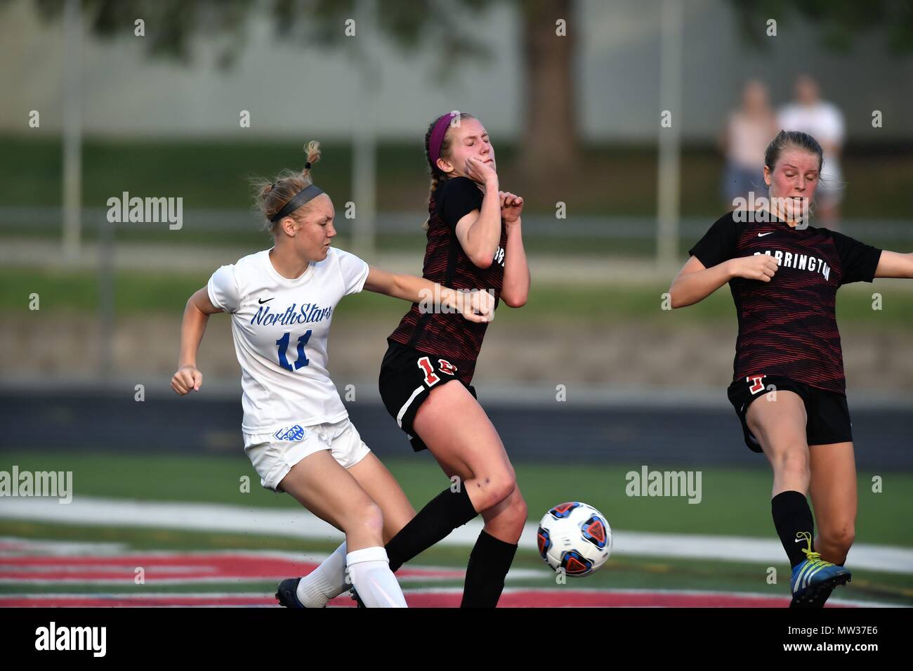 Receiving corner kick hi-res stock photography and images - Alamy