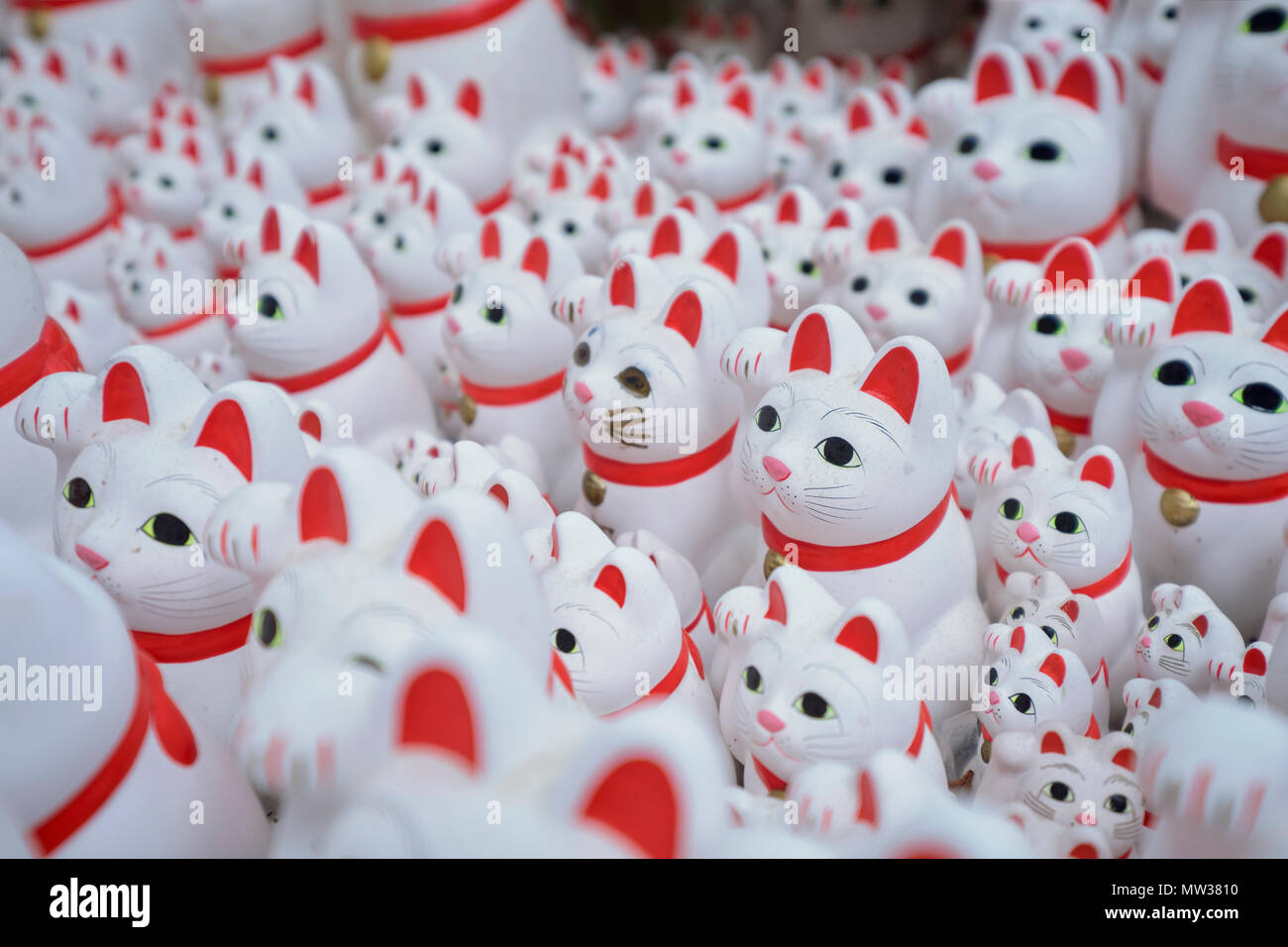 Maneki Neko Goutokuji Shrine Tokyo Japan High Resolution Stock Photography and Images - Alamy