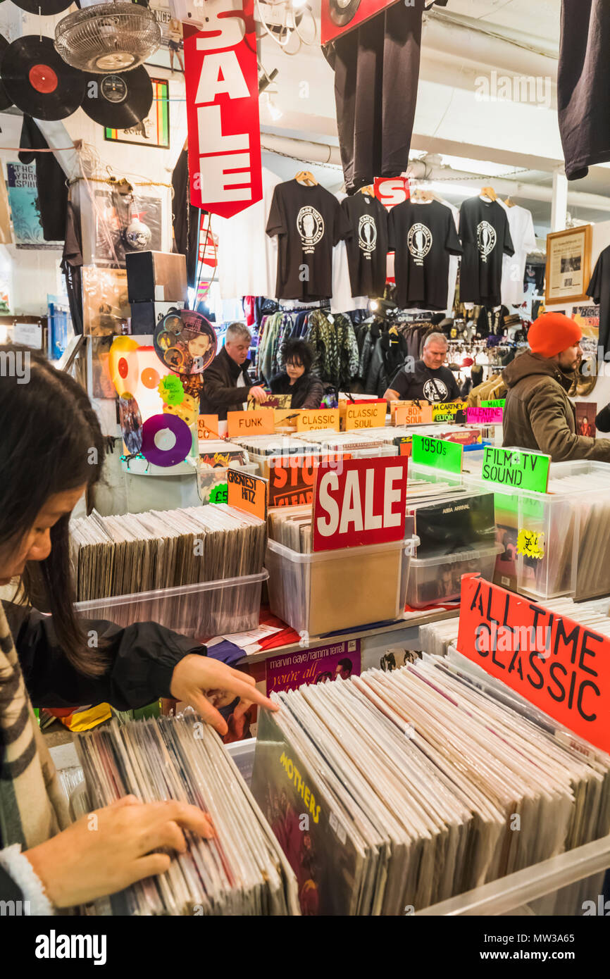 Vintage vinyl brick lane hi-res stock photography and images - Alamy