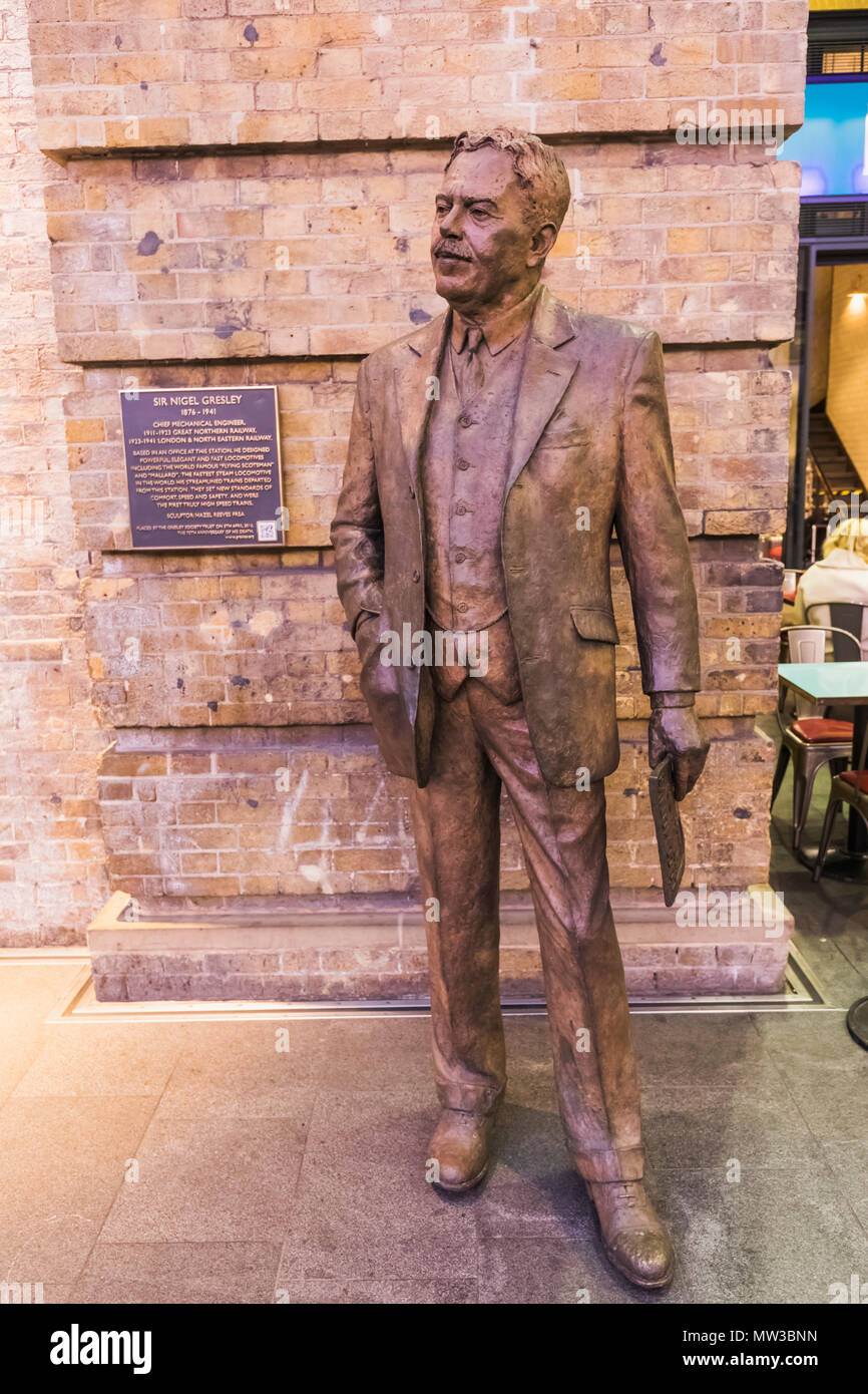 England, London, Kings Cross, Kings Cross Train Station, Statue of Sir ...