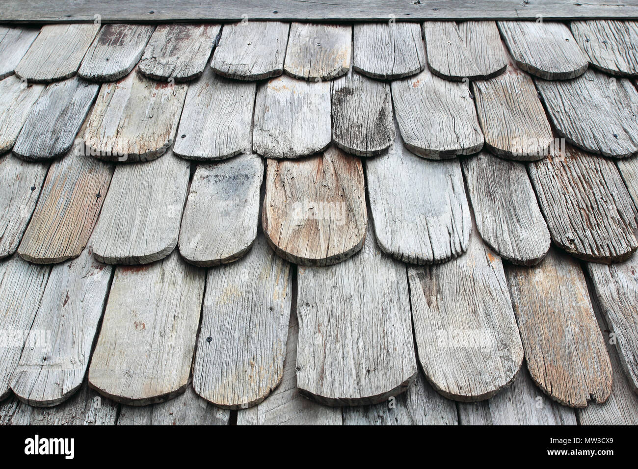Image wooden shingle roof hi-res stock photography and images - Alamy