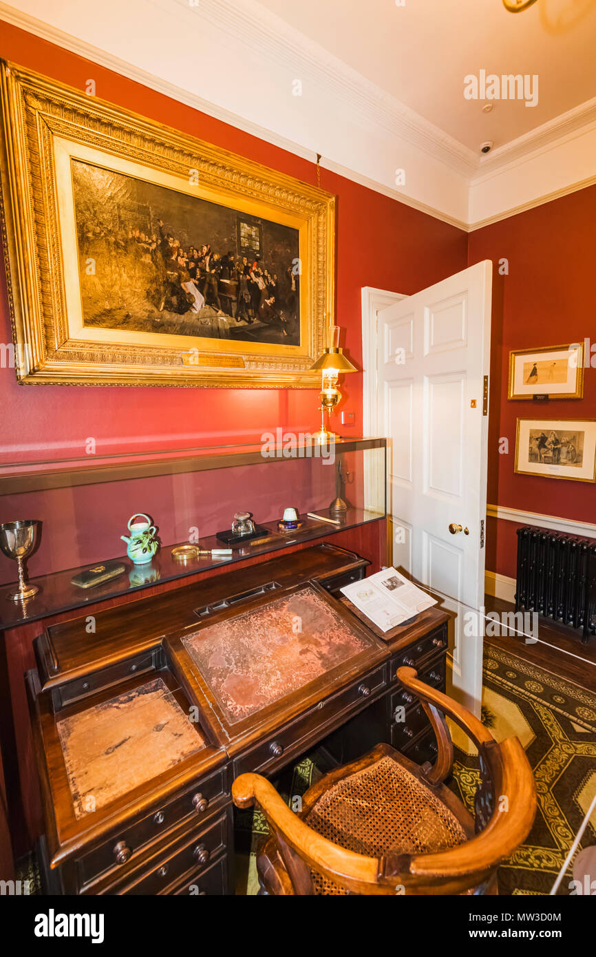 England, London, Bloomsbury, Charles Dickens Museum, The Writing Desk ...