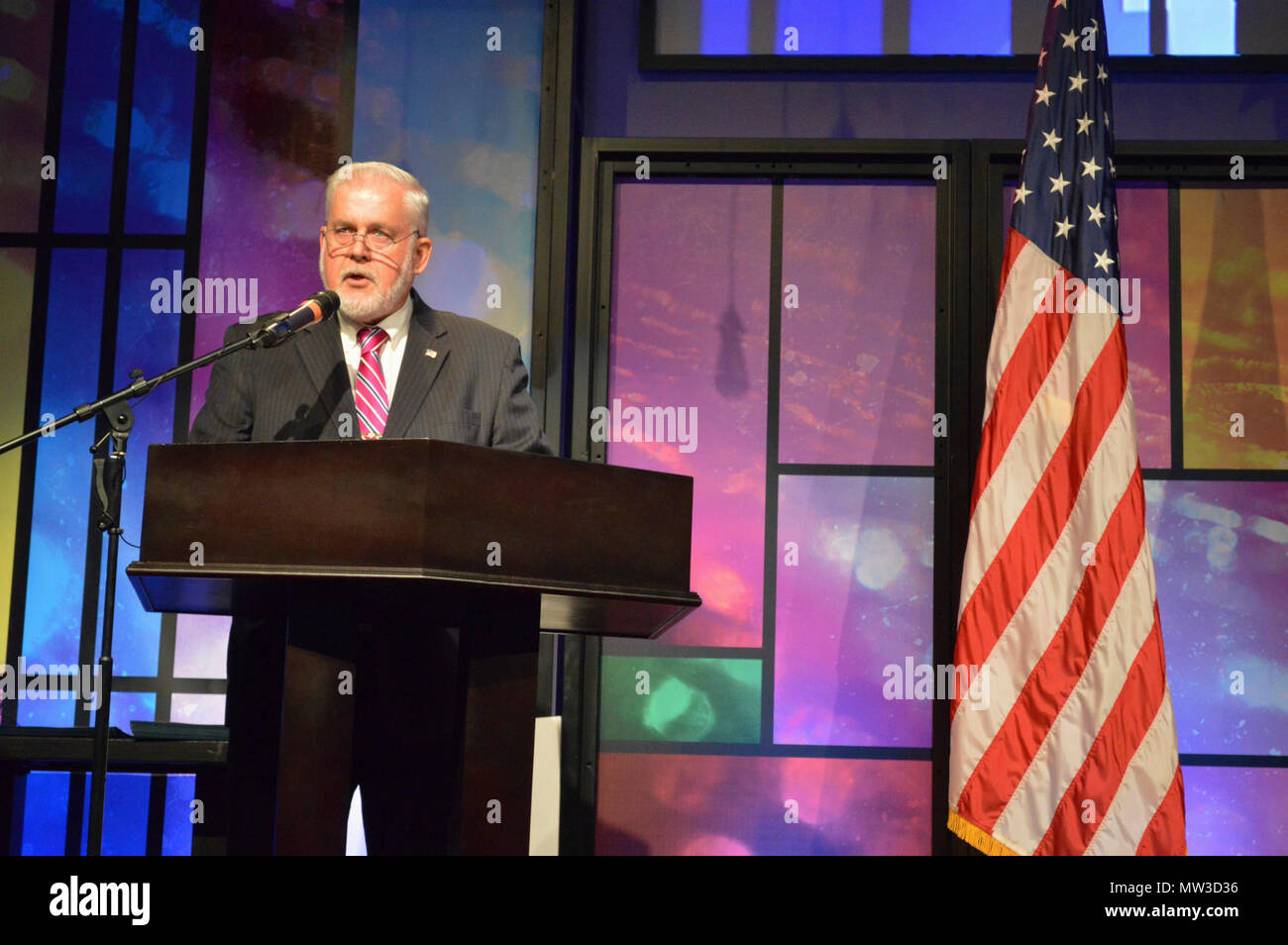 Glendale Mayor Jerry Weiers speaks at the 2017 Inaugural Induction ...