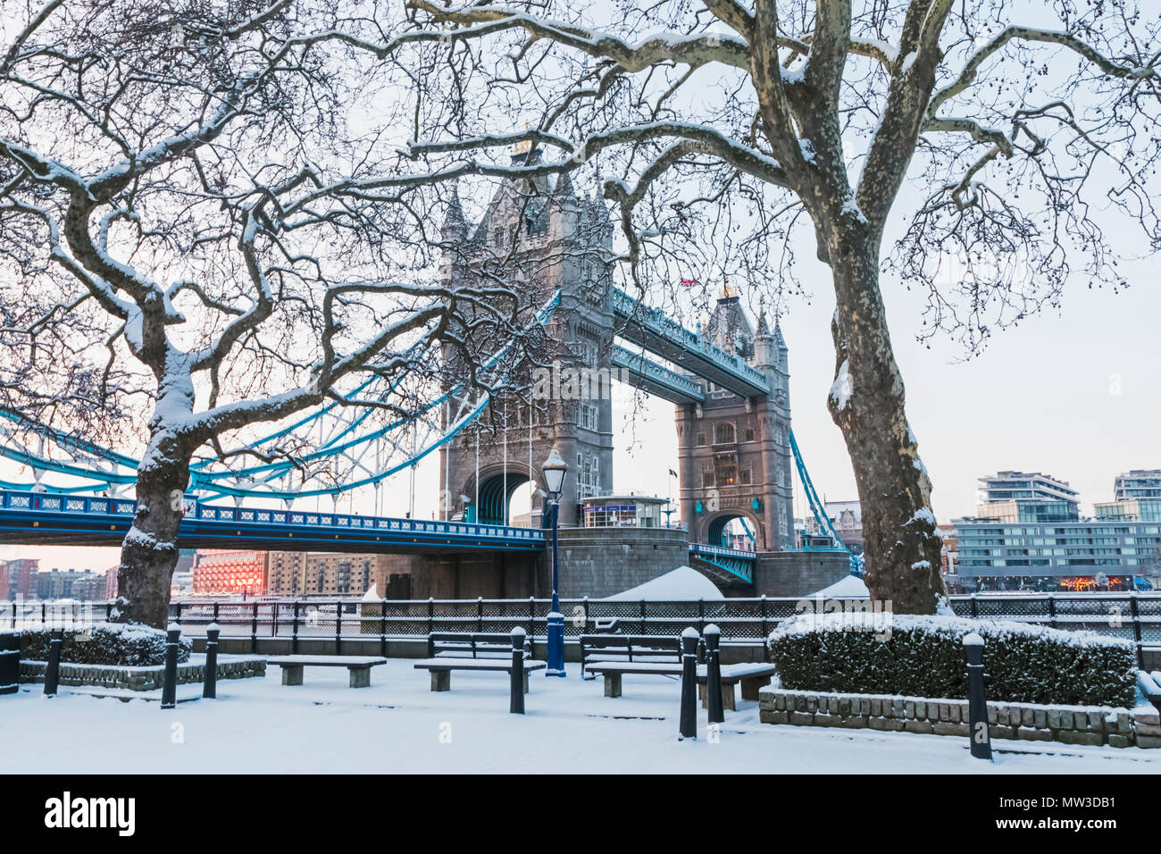 England, London, Southwark, Tower Bridge in the Snow Stock Photo - Alamy