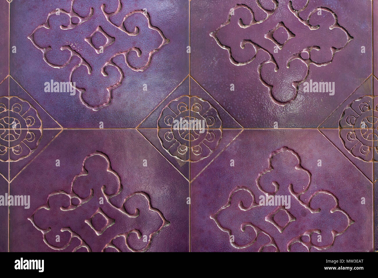 Seamless texture purple tiles hi-res stock photography and images - Alamy