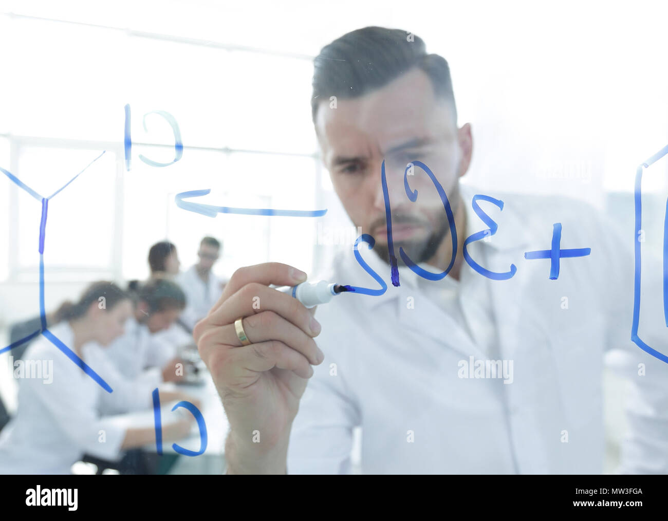 Scientist virtual chemical formula hi-res stock photography and images - Alamy