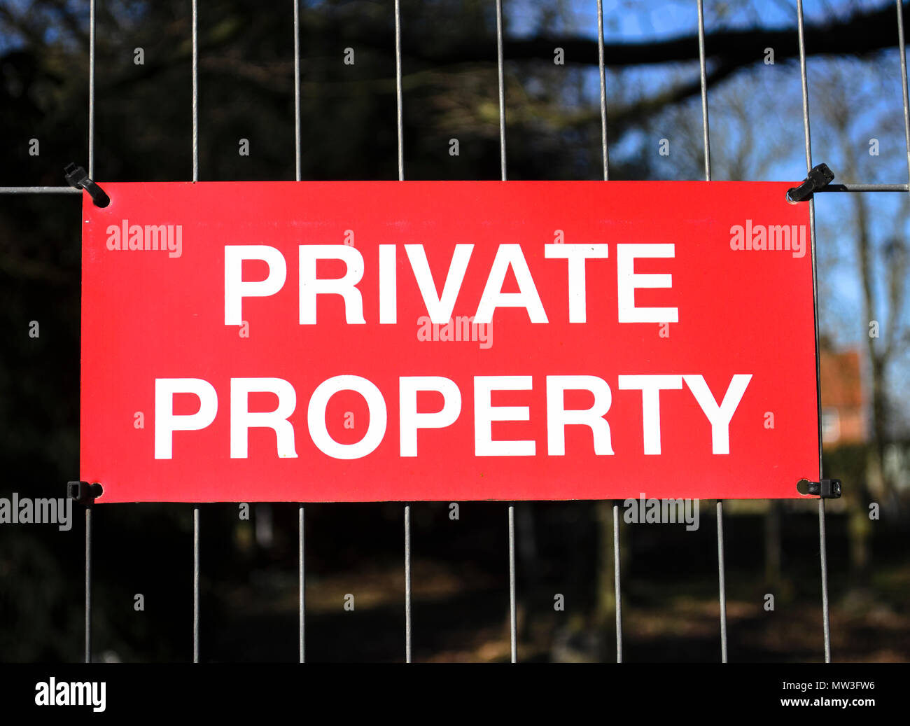Private property notice hi-res stock photography and images - Alamy