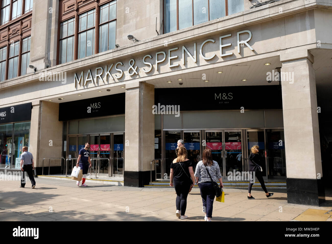 Marks & spencer oxford street hi-res stock photography and images - Alamy