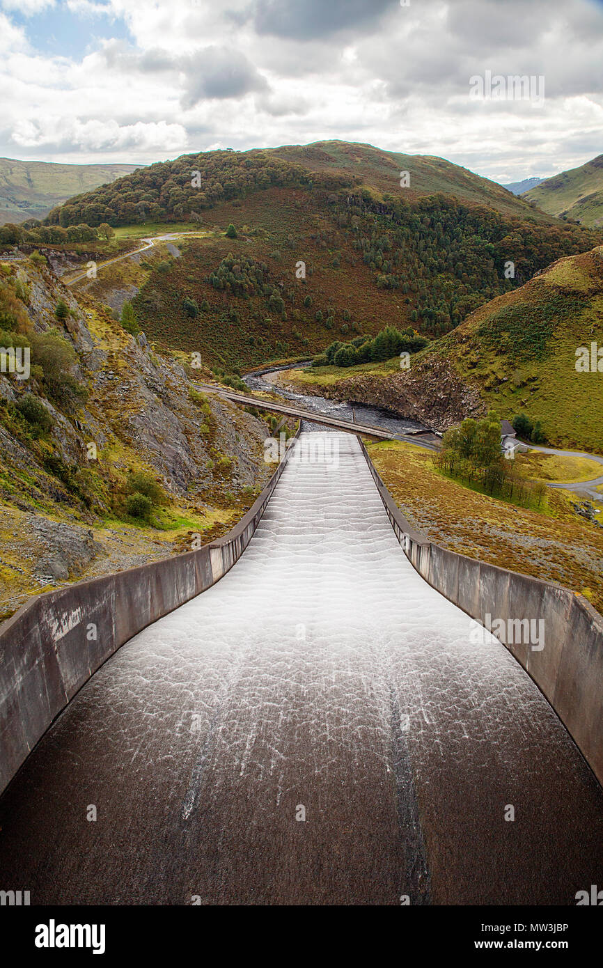 The overflow at Llyn Brianne Reservoir in Wales Stock Photo - Alamy