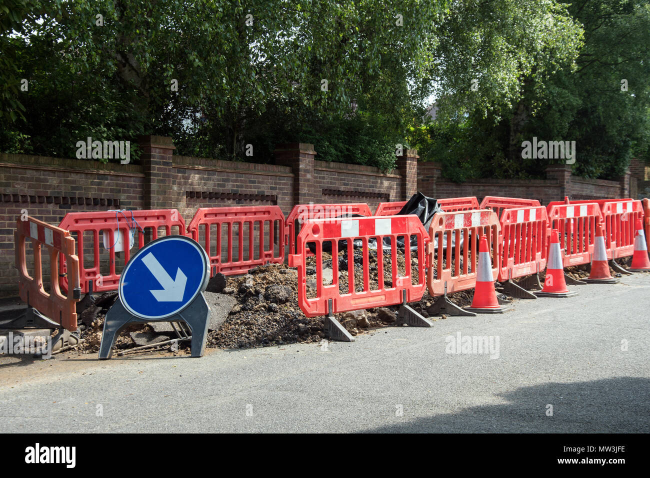 Temporary Road Signs High Resolution Stock Photography and Images - Alamy